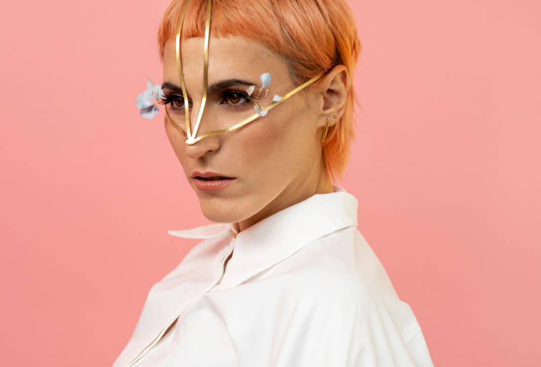 Mine veröffentlicht "Hinüber" aus ihrem gleichnamigen Album